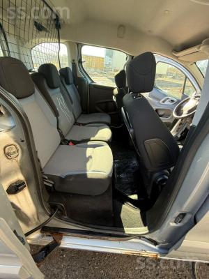 Pelēks Peugeot Partner 2015 Rīga, ar dzinēja tilpumu 1.60 L un nobraukumu 275 tūkst. km par 4200 €, foto 7 vietnē AUTOMOTO.COM.LV