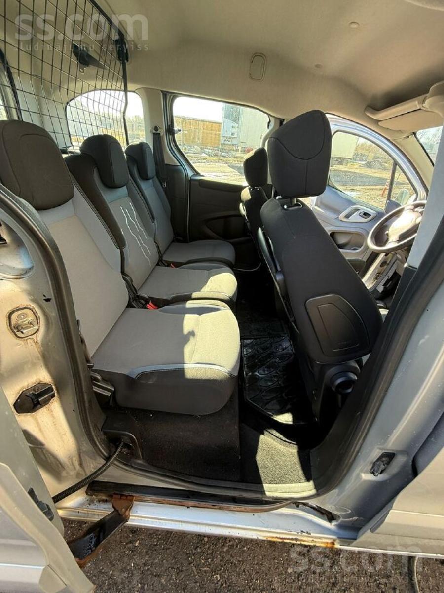 Pelēks Peugeot Partner 2015 Rīga, ar dzinēja tilpumu 1.60 L un nobraukumu 275 tūkst. km par 4200 €, foto 7 vietnē AUTOMOTO.COM.LV