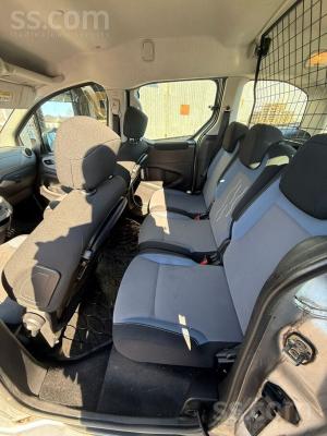 Pelēks Peugeot Partner 2015 Rīga, ar dzinēja tilpumu 1.60 L un nobraukumu 275 tūkst. km par 4200 €, foto 9 vietnē AUTOMOTO.COM.LV