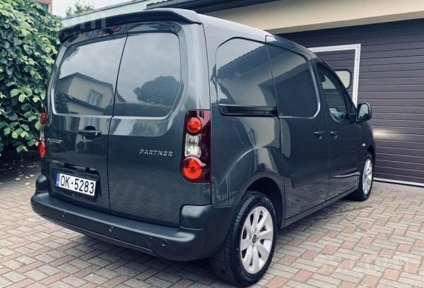 Grey Peugeot Partner 2018 in Liepaja, with an engine capacity of 1.60 L and mileage of 81 thousand km for 7950 €, photo 4 on AUTOMOTO.COM.LV