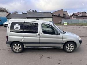 Grey Peugeot Partner 2004 in Kaunas, with an engine capacity of 2.00 L and mileage of 380 thousand km for 1050 €, photo 3 on AUTOMOTO.COM.LV