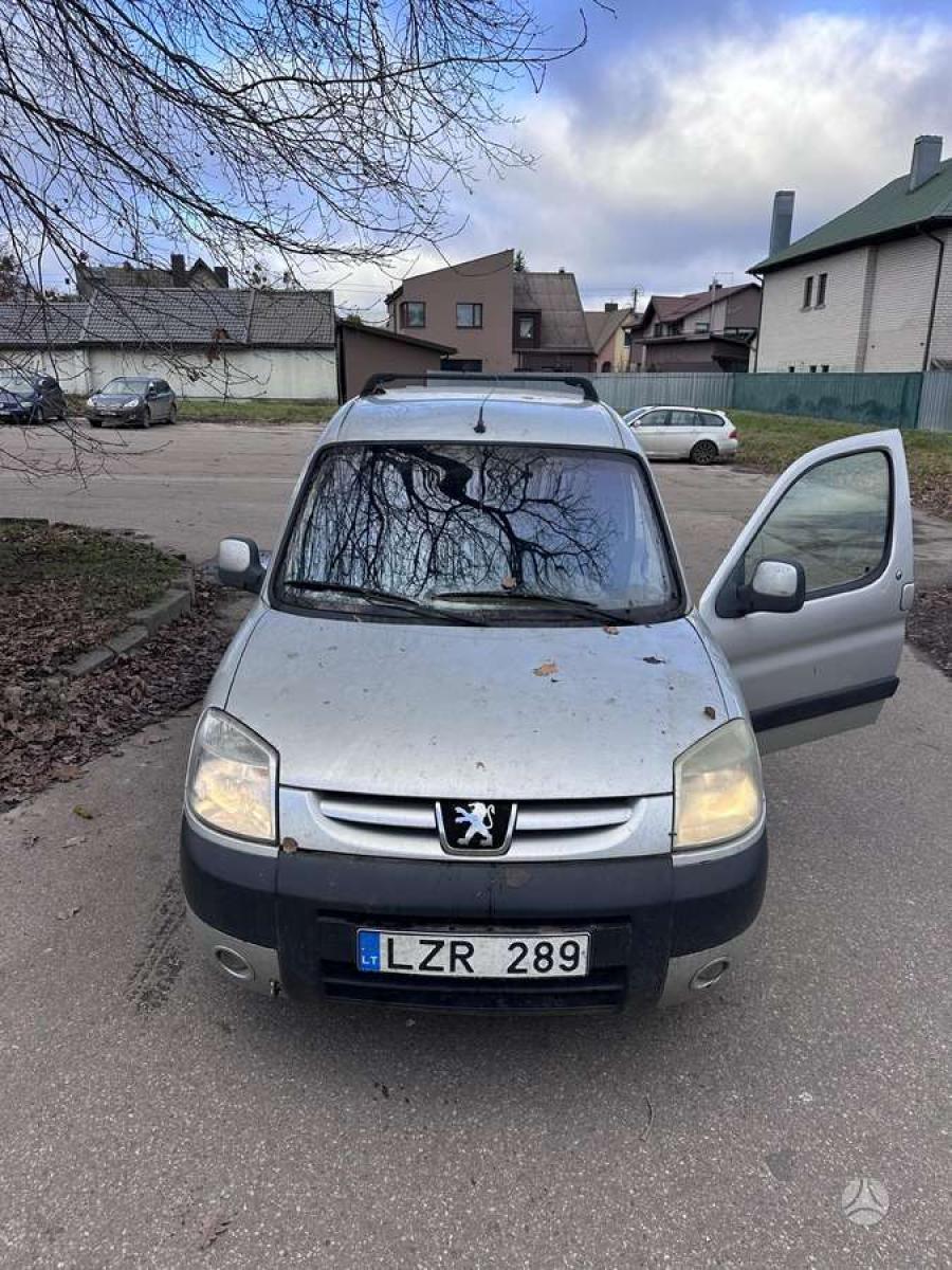 Grey Peugeot Partner 2004 in Kaunas, with an engine capacity of 2.00 L and mileage of 380 thousand km for 1050 €, photo 7 on AUTOMOTO.COM.LV