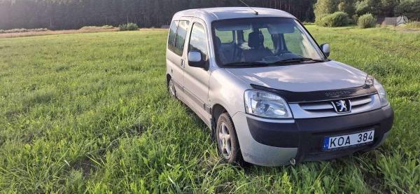 Pelēks Peugeot Partner 2004 Kauņa, ar dzinēja tilpumu 2.00 L un nobraukumu 285 tūkst. km par 700 €, foto 1 vietnē AUTOMOTO.COM.LV