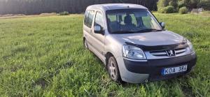 Pelēks Peugeot Partner 2004 Kauņa, ar dzinēja tilpumu 2.00 L un nobraukumu 285 tūkst. km par 700 €, foto  vietnē AUTOMOTO.COM.LV
