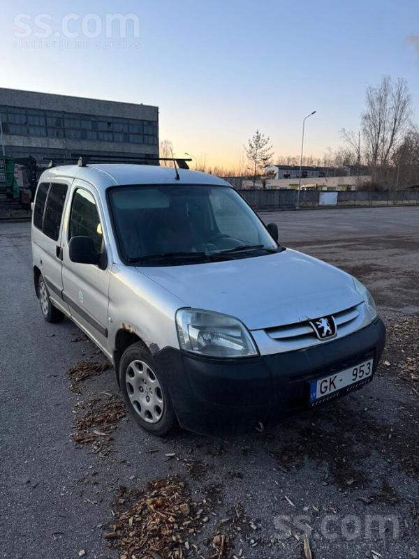 Pelēks Peugeot Partner 2007 Daugavpils, ar dzinēja tilpumu 1.60 L un nobraukumu 247 tūkst. km par 1200 €, foto 1 vietnē AUTOMOTO.COM.LV