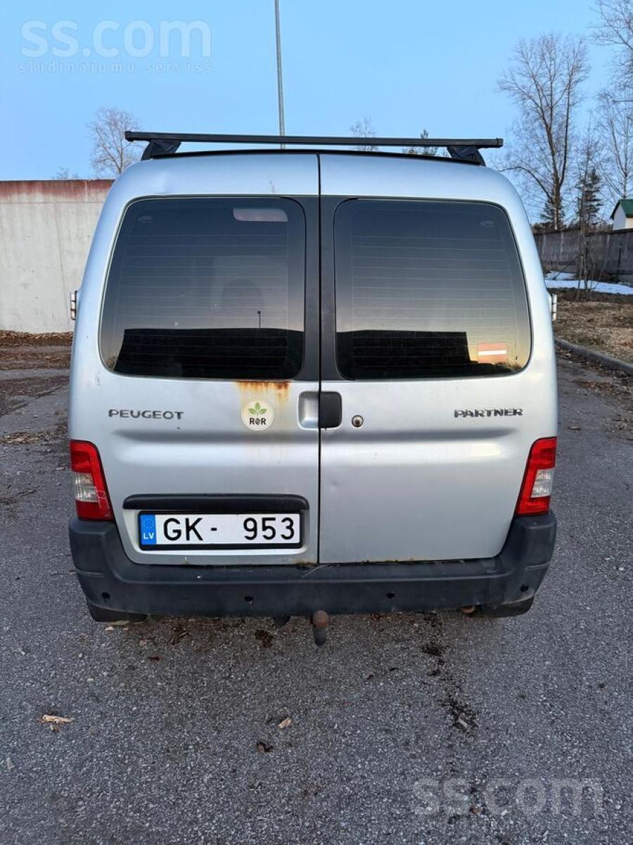 Grey Peugeot Partner 2007 in Daugavpils, with an engine capacity of 1.60 L and mileage of 247 thousand km for 1200 €, photo 5 on AUTOMOTO.COM.LV
