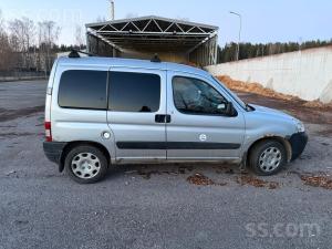 Grey Peugeot Partner 2007 in Daugavpils, with an engine capacity of 1.60 L and mileage of 247 thousand km for 1200 €, photo 6 on AUTOMOTO.COM.LV
