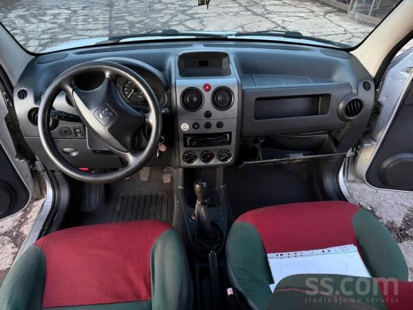 Pelēks Peugeot Partner 2007 Daugavpils, ar dzinēja tilpumu 1.60 L un nobraukumu 247 tūkst. km par 1200 €, foto 6 vietnē AUTOMOTO.COM.LV