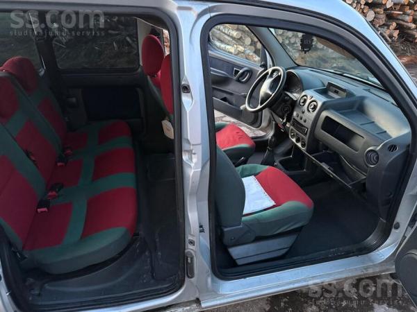 Pelēks Peugeot Partner 2007 Daugavpils, ar dzinēja tilpumu 1.60 L un nobraukumu 247 tūkst. km par 1200 €, foto 9 vietnē AUTOMOTO.COM.LV