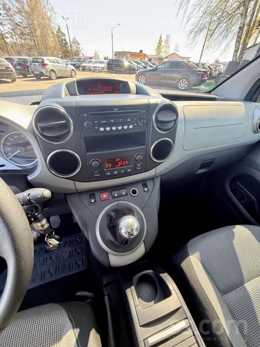 Grey Peugeot Partner 2009 in Riga, with an engine capacity of 1.60 L and mileage of 0 thousand km for 4350 €, photo 13 on AUTOMOTO.COM.LV