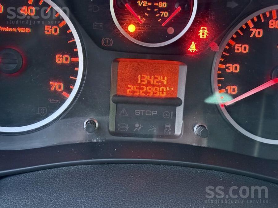 Grey Peugeot Partner 2009 in Riga, with an engine capacity of 1.60 L and mileage of 0 thousand km for 4350 €, photo 15 on AUTOMOTO.COM.LV