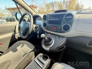 Grey Peugeot Partner 2009 in Riga, with an engine capacity of 1.60 L and mileage of 0 thousand km for 4350 €, photo 16 on AUTOMOTO.COM.LV