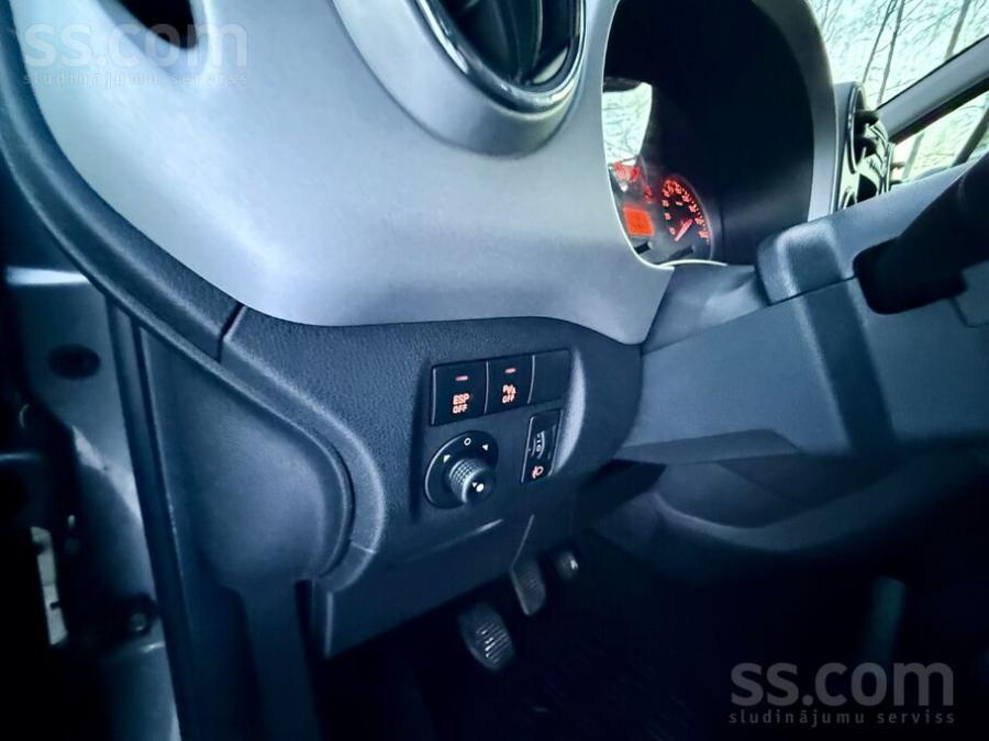Grey Peugeot Partner 2009 in Riga, with an engine capacity of 1.60 L and mileage of 0 thousand km for 4350 €, photo 17 on AUTOMOTO.COM.LV