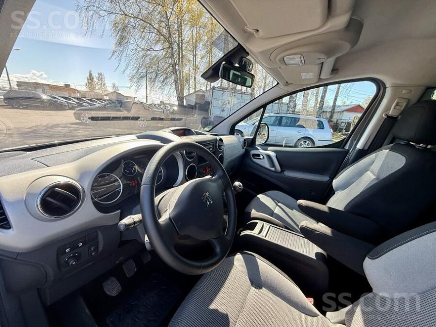 Grey Peugeot Partner 2009 in Riga, with an engine capacity of 1.60 L and mileage of 0 thousand km for 4350 €, photo 18 on AUTOMOTO.COM.LV