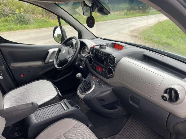 Pelēks Peugeot Partner 2009 Tauragė, ar dzinēja tilpumu 1.56 L un nobraukumu 445 tūkst. km par 2800 €, foto 9 vietnē AUTOMOTO.COM.LV
