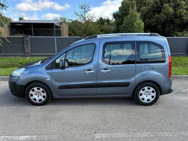 Grey Peugeot Partner 2009 in Siauliai, with an engine capacity of 1.56 L and mileage of 261 thousand km for 2950 €, photo 2 on AUTOMOTO.COM.LV