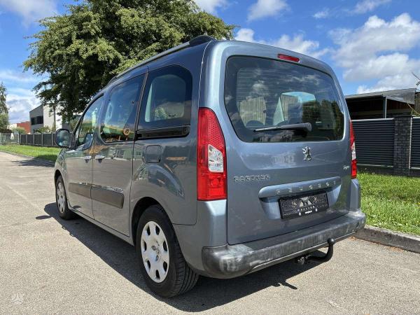 Grey Peugeot Partner 2009 in Siauliai, with an engine capacity of 1.56 L and mileage of 261 thousand km for 2950 €, photo 3 on AUTOMOTO.COM.LV