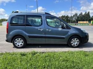 Grey Peugeot Partner 2009 in Siauliai, with an engine capacity of 1.56 L and mileage of 261 thousand km for 2950 €, photo 7 on AUTOMOTO.COM.LV