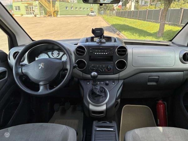 Grey Peugeot Partner 2009 in Siauliai, with an engine capacity of 1.56 L and mileage of 261 thousand km for 2950 €, photo 10 on AUTOMOTO.COM.LV