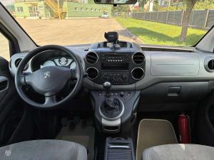 Grey Peugeot Partner 2009 in Siauliai, with an engine capacity of 1.56 L and mileage of 261 thousand km for 2950 €, photo 11 on AUTOMOTO.COM.LV