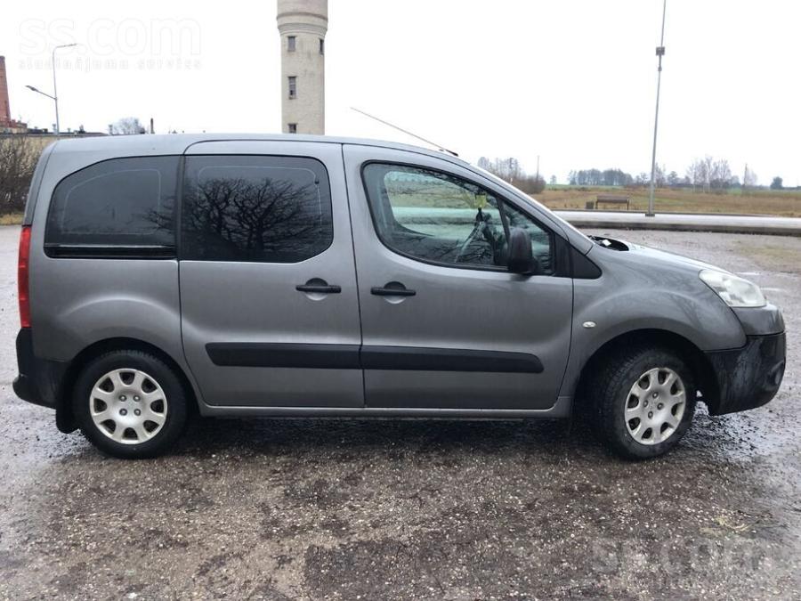 Grey Peugeot Partner 2010 in Talsi, with an engine capacity of 1.60 L and mileage of 370 thousand km for 1800 €, photo 3 on AUTOMOTO.COM.LV