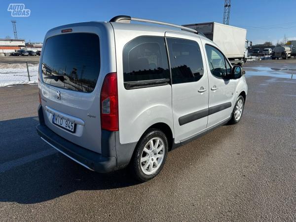 Grey Peugeot Partner 2010 in Mazeikiai, with an engine capacity of 1.60 L and mileage of 350 thousand km for 3000 €, photo 2 on AUTOMOTO.COM.LV