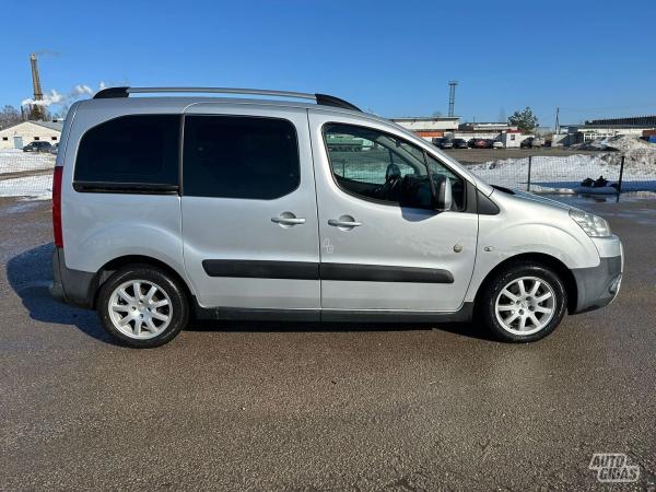 Grey Peugeot Partner 2010 in Mazeikiai, with an engine capacity of 1.60 L and mileage of 350 thousand km for 3000 €, photo 4 on AUTOMOTO.COM.LV