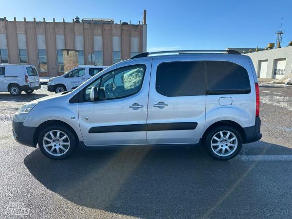 Grey Peugeot Partner 2010 in Mazeikiai, with an engine capacity of 1.60 L and mileage of 350 thousand km for 3000 €, photo 5 on AUTOMOTO.COM.LV