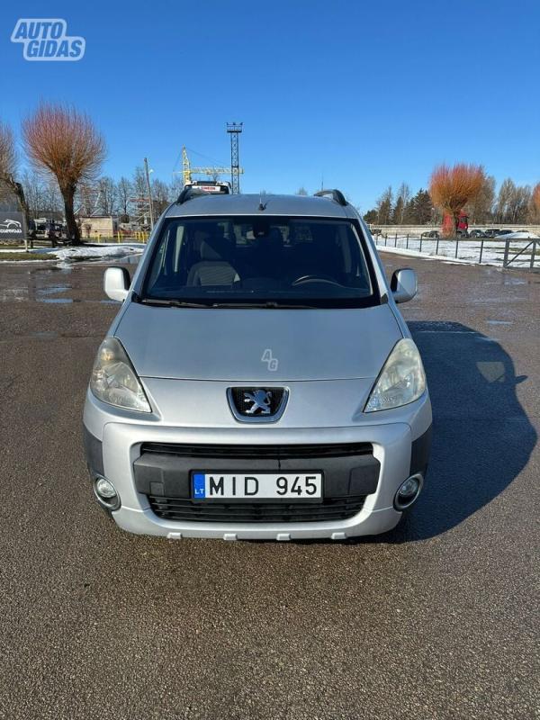 Grey Peugeot Partner 2010 in Mazeikiai, with an engine capacity of 1.60 L and mileage of 350 thousand km for 3000 €, photo 6 on AUTOMOTO.COM.LV