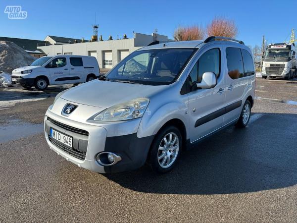 Grey Peugeot Partner 2010 in Mazeikiai, with an engine capacity of 1.60 L and mileage of 350 thousand km for 3000 €, photo 7 on AUTOMOTO.COM.LV