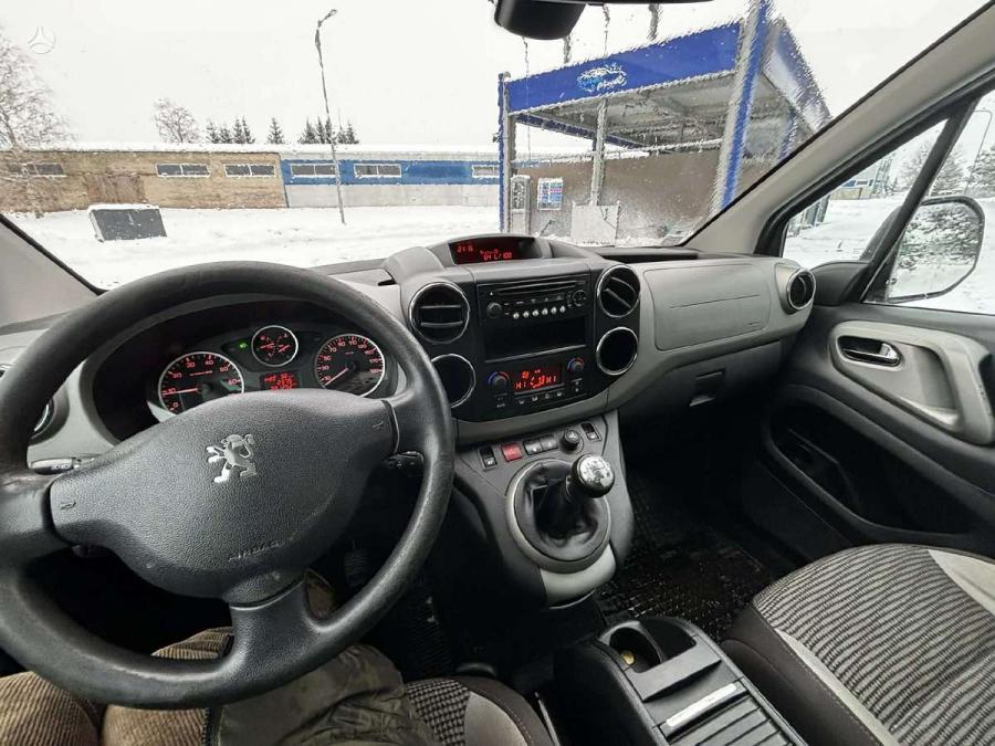 Pelēks Peugeot Partner 2011 Šilalė, ar dzinēja tilpumu 1.50 L un nobraukumu 281 tūkst. km par 3500 €, foto 5 vietnē AUTOMOTO.COM.LV