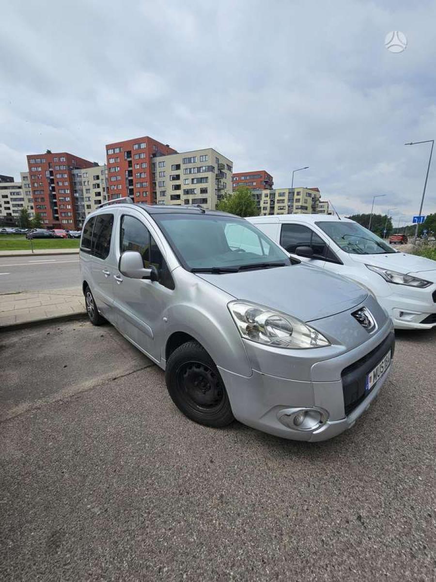 Grey Peugeot Partner 2011 in Vilnius, with an engine capacity of 1.56 L and mileage of 263 thousand km for 2000 €, photo 1 on AUTOMOTO.COM.LV