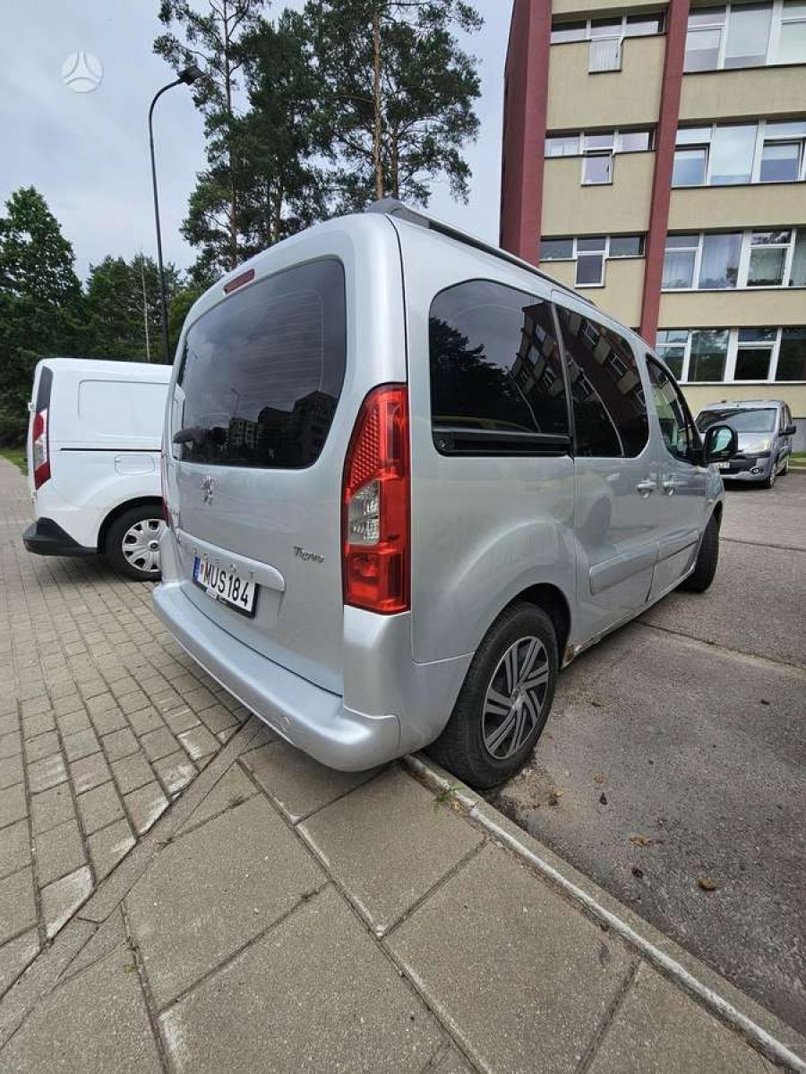 Grey Peugeot Partner 2011 in Vilnius, with an engine capacity of 1.56 L and mileage of 263 thousand km for 2000 €, photo 3 on AUTOMOTO.COM.LV