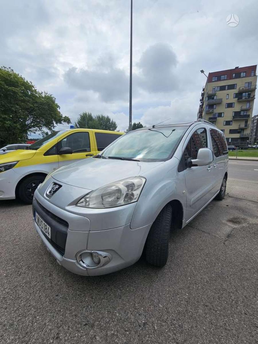 Grey Peugeot Partner 2011 in Vilnius, with an engine capacity of 1.56 L and mileage of 263 thousand km for 2000 €, photo 5 on AUTOMOTO.COM.LV