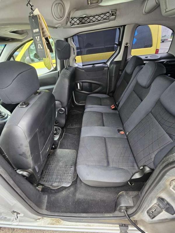 Grey Peugeot Partner 2011 in Vilnius, with an engine capacity of 1.56 L and mileage of 263 thousand km for 2000 €, photo 5 on AUTOMOTO.COM.LV