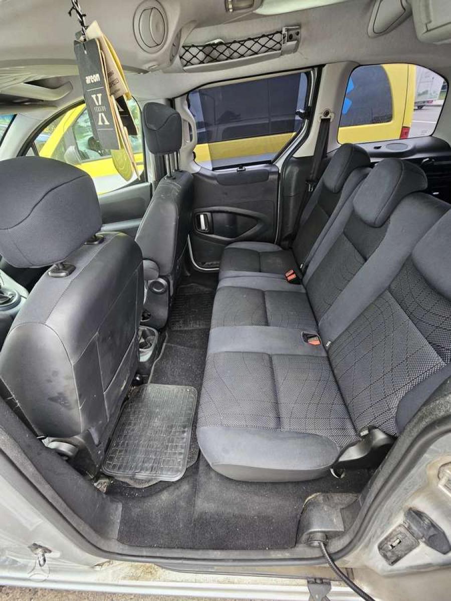 Grey Peugeot Partner 2011 in Vilnius, with an engine capacity of 1.56 L and mileage of 263 thousand km for 2000 €, photo 6 on AUTOMOTO.COM.LV