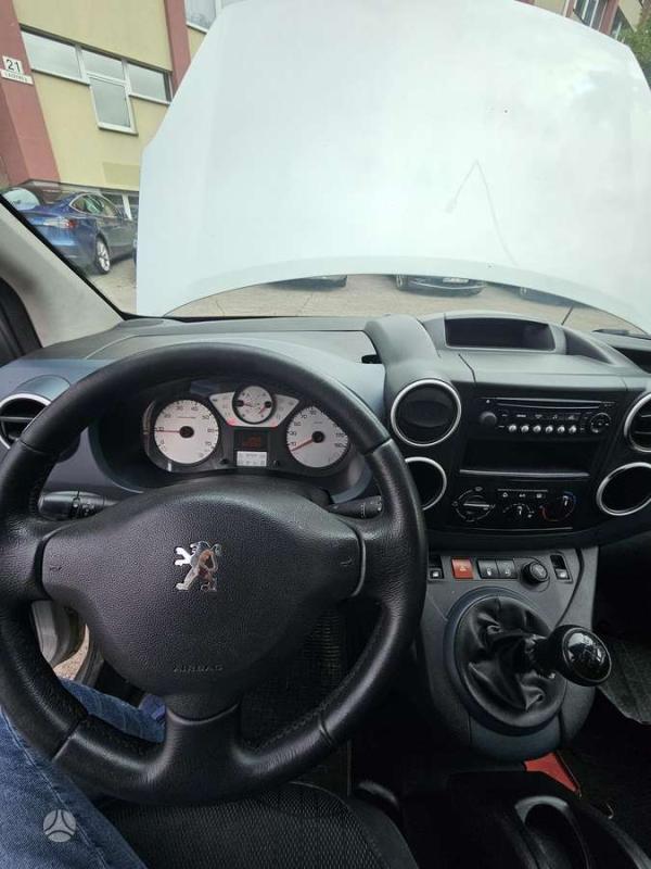 Grey Peugeot Partner 2011 in Vilnius, with an engine capacity of 1.56 L and mileage of 263 thousand km for 2000 €, photo 10 on AUTOMOTO.COM.LV