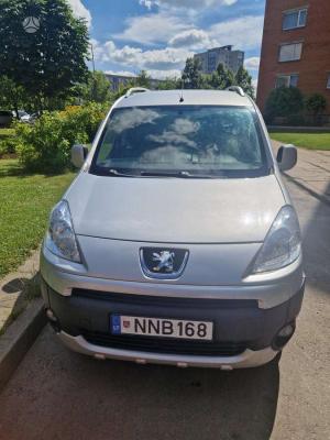Grey Peugeot Partner 2011 in Siauliai, with an engine capacity of 1.56 L and mileage of 340 thousand km for 1650 €, photo 1 on AUTOMOTO.COM.LV