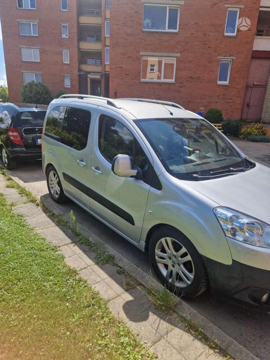 Grey Peugeot Partner 2011 in Siauliai, with an engine capacity of 1.56 L and mileage of 340 thousand km for 1650 €, photo 7 on AUTOMOTO.COM.LV