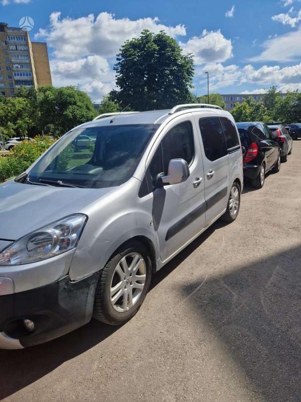 Grey Peugeot Partner 2011 in Siauliai, with an engine capacity of 1.56 L and mileage of 340 thousand km for 1650 €, photo 7 on AUTOMOTO.COM.LV