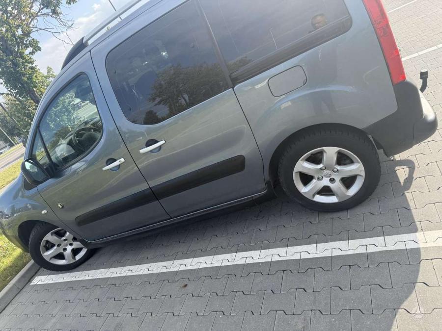 Pelēks Peugeot Partner 2011 Kauņa, ar dzinēja tilpumu 1.56 L un nobraukumu 268 tūkst. km par 2850 €, foto 3 vietnē AUTOMOTO.COM.LV