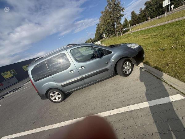 Grey Peugeot Partner 2011 in Kaunas, with an engine capacity of 1.56 L and mileage of 268 thousand km for 2850 €, photo 5 on AUTOMOTO.COM.LV