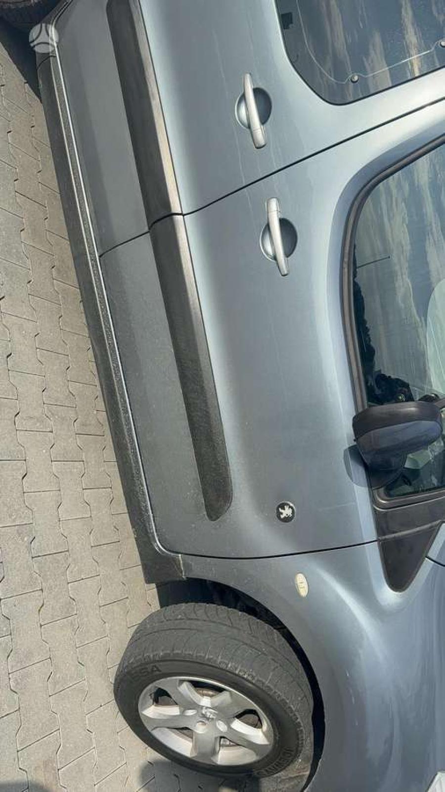 Pelēks Peugeot Partner 2011 Kauņa, ar dzinēja tilpumu 1.56 L un nobraukumu 268 tūkst. km par 2850 €, foto 6 vietnē AUTOMOTO.COM.LV