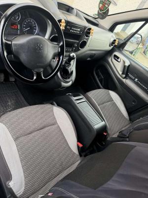 Pelēks Peugeot Partner 2011 Kauņa, ar dzinēja tilpumu 1.56 L un nobraukumu 268 tūkst. km par 2850 €, foto 10 vietnē AUTOMOTO.COM.LV