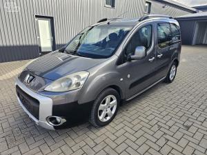 Grey Peugeot Partner 2011 in Ukmerge, with an engine capacity of 1.50 L and mileage of 238 thousand km for 3000 €, photo  on AUTOMOTO.COM.LV