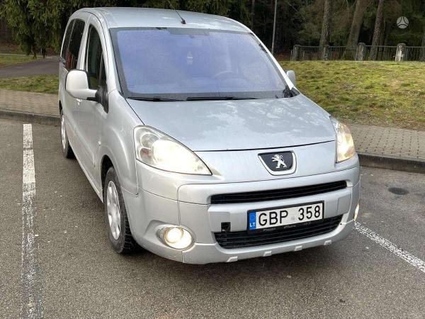 Grey Peugeot Partner 2012 in Silale, with an engine capacity of 1.56 L and mileage of 351 thousand km for 1700 €, photo 2 on AUTOMOTO.COM.LV