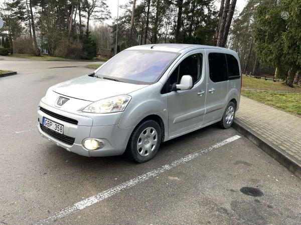 Grey Peugeot Partner 2012 in Silale, with an engine capacity of 1.56 L and mileage of 351 thousand km for 1700 €, photo 3 on AUTOMOTO.COM.LV