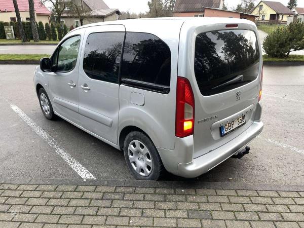 Grey Peugeot Partner 2012 in Silale, with an engine capacity of 1.56 L and mileage of 351 thousand km for 1700 €, photo 4 on AUTOMOTO.COM.LV