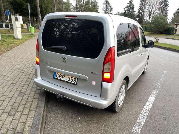 Grey Peugeot Partner 2012 in Silale, with an engine capacity of 1.56 L and mileage of 351 thousand km for 1700 €, photo 5 on AUTOMOTO.COM.LV