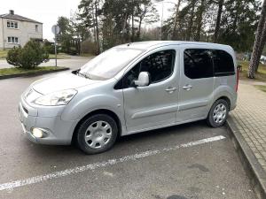 Grey Peugeot Partner 2012 in Silale, with an engine capacity of 1.56 L and mileage of 351 thousand km for 1700 €, photo 12 on AUTOMOTO.COM.LV